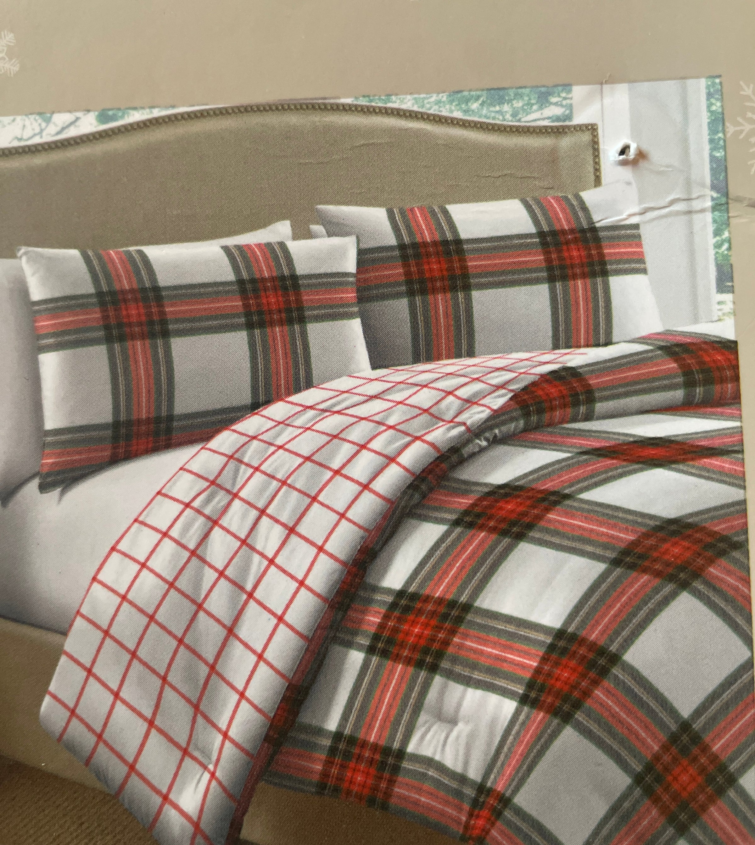 Snow White Full / Queen Comforter